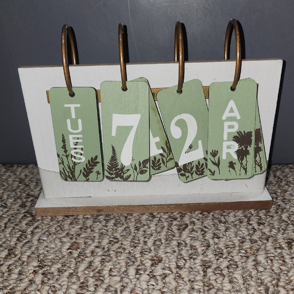 Office | Nwt Green White Perpetual Calendar With Gold Rings | Poshmark